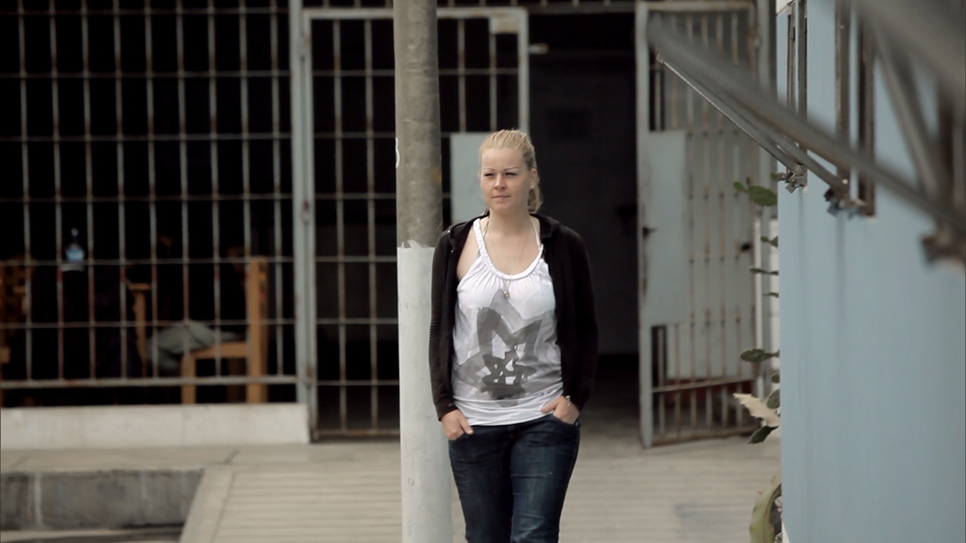 Gevangen in het buitenland: Wendy van Lien (SBS6, 2011) - Posh Productions